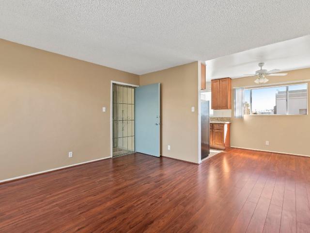 1 BR, 1 BA Apartment 4876 San Vicente Boulevard Unit 4876S3, Los Angeles, CA 90019