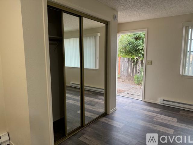 1 BR, 1 BA Apartment 4886 Silverton Rd NE, Unit 00, Salem, OR 97305