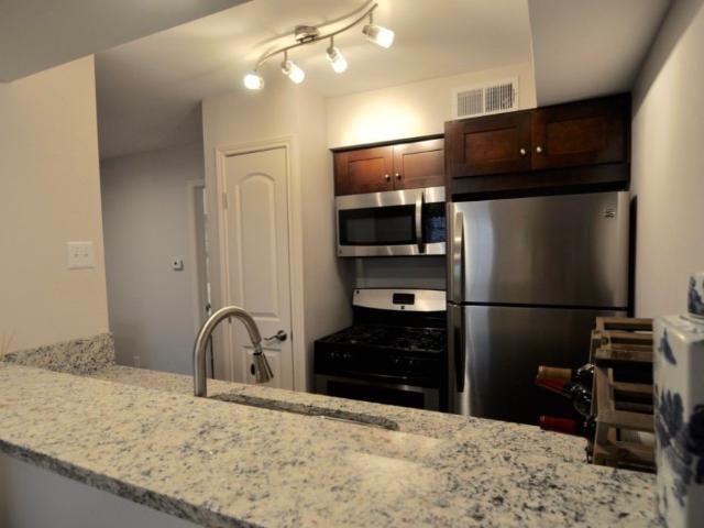 1 BR, 1 BA Apartment 4903 4911 Junius Street, Dallas, TX 75214