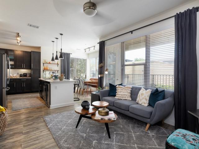 1 BR, 1 BA Apartment 4921 White Settlement Rd Unit 3402, Fort Worth, TX 76114
