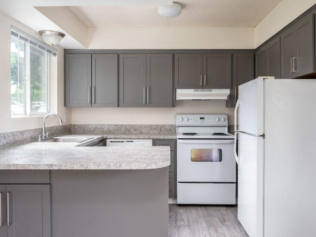 1 BR, 1 BA Apartment 4925 SW 56th Ave Unit 21, Portland, OR 97221