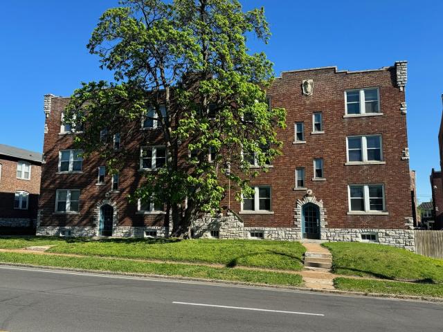 1 BR, 1 BA Apartment 4938 Lindenwood Ave St. Louis, MO 63109