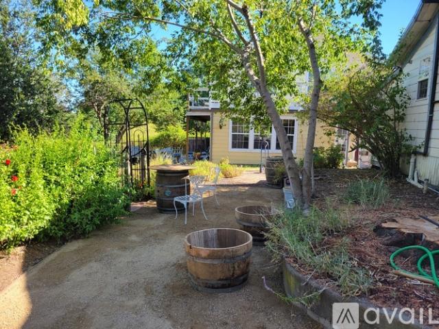 1 BR, 1 BA Apartment 497 Gossage Avenue, Petaluma, CA 94952
