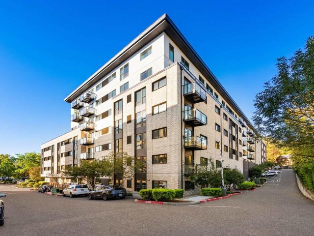 1 BR, 1 BA Apartment 4949 S Landing Dr Unit 741, Portland, OR 97239