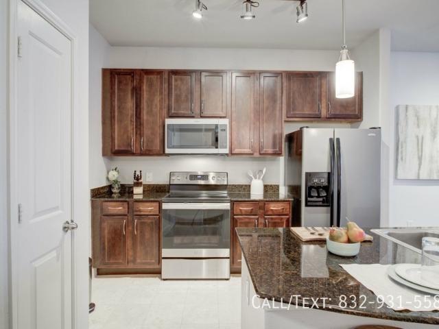 1 BR, 1 BA Apartment 4999 Post Oak Timber Dr, Houston, TX 77056