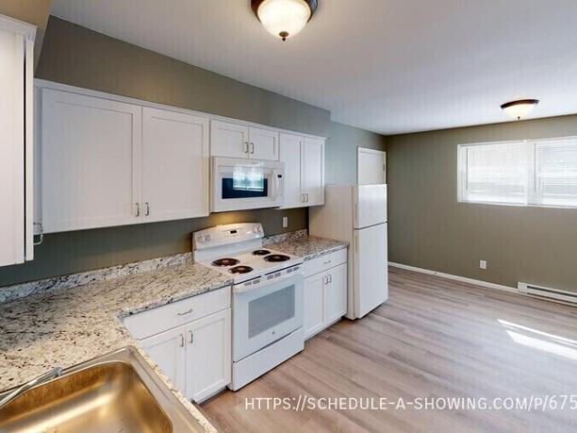 1 BR, 1 BA Apartment 403 E. Park St Marquette, MI 49855