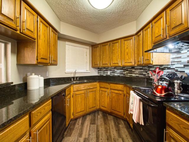 1 BR, 1 BA Apartment 4000 Horizon Hill Boulevard Unit 19 1909, San Antonio, TX 78229