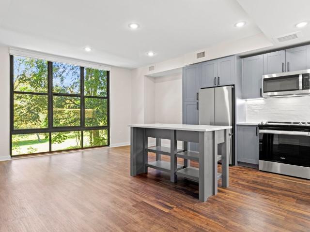 1 BR, 1 BA Apartment 4000 Wisconsin Avenue Northwest Unit 1 bed, 1 bath, $2379, Washington, DC 20016