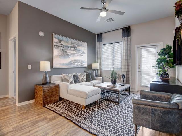 1 BR, 1 BA Apartment 4001 North Central Avenue Unit 325, Phoenix, AZ 85012