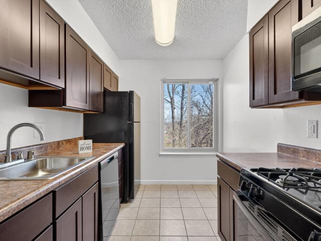 1 BR, 1 BA Apartment 400 Taylor Street Northeast Unit B41, Washington, DC 20017