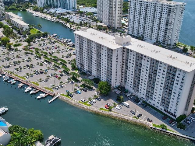1 BR, 1 BA Apartment 400 Kings Point Drive, Sunny Isles Beach, FL 33160