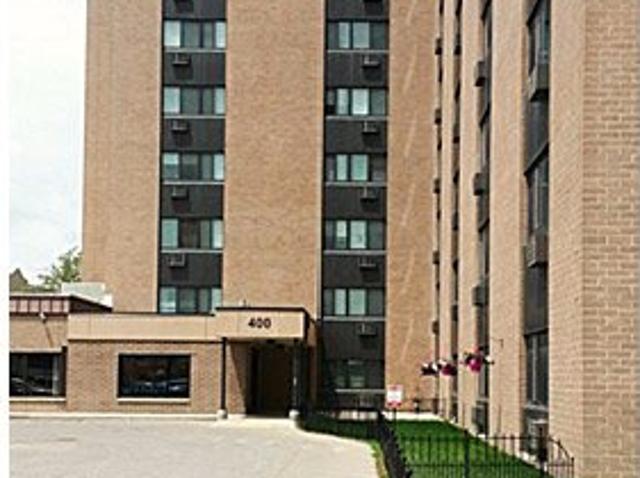 1 BR, 1 BA Apartment 400 N. Monroe Ave Green Bay, WI 54301