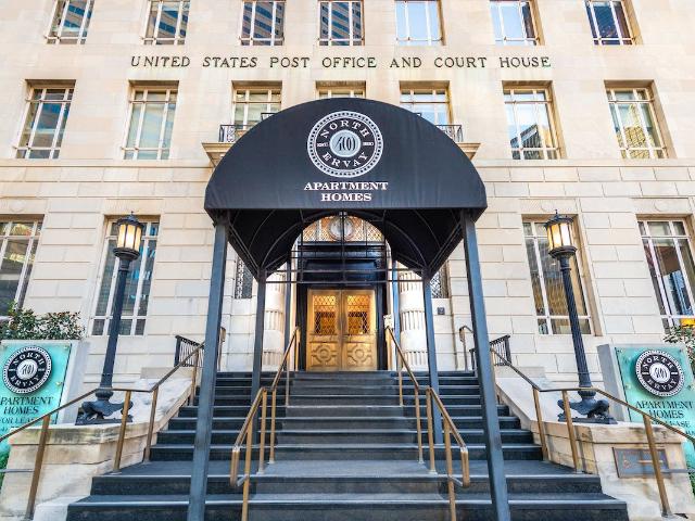 1 BR, 1 BA Apartment 400 N Ervay St Unit 212, Dallas, TX 75201