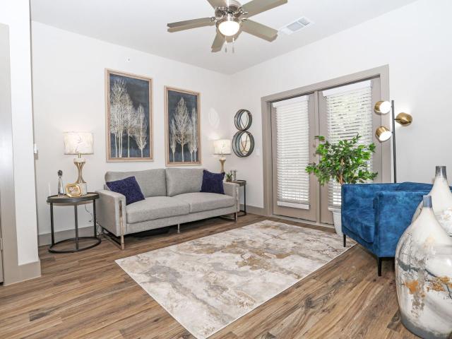 1 BR, 1 BA Apartment 400 South Beckley Avenue Unit 416, Dallas, TX 75203