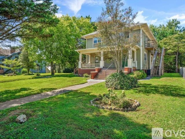 1 BR, 1 BA Apartment 401 E Scott Ave, Unit 4, Knoxville, TN 37917