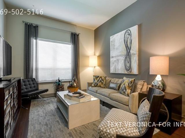 1 BR, 1 BA Apartment 4030 North Central Expressway, Dallas, TX 75204