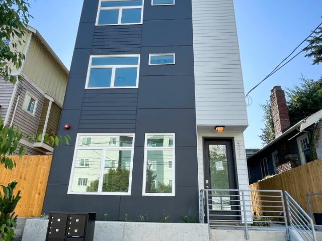 1 BR, 1 BA Apartment 4041 7th Ave NE Unit Townhouse D Rm1 Private Bathroom, Seattle, WA 98105