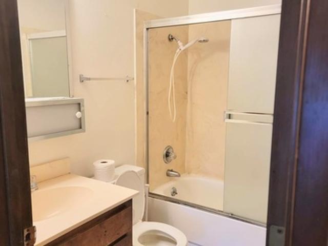 1 BR, 1 BA Apartment 404 W 1st St, Unit 404, Phoenix, OR 97535