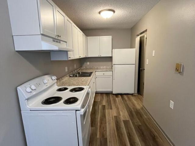 1 BR, 1 BA Apartment 406 4th St SE, State Center, IA 50247