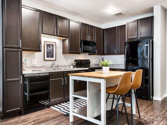1 BR, 1 BA Apartment 406 SW 9th St Unit 320, Des Moines, IA 50309