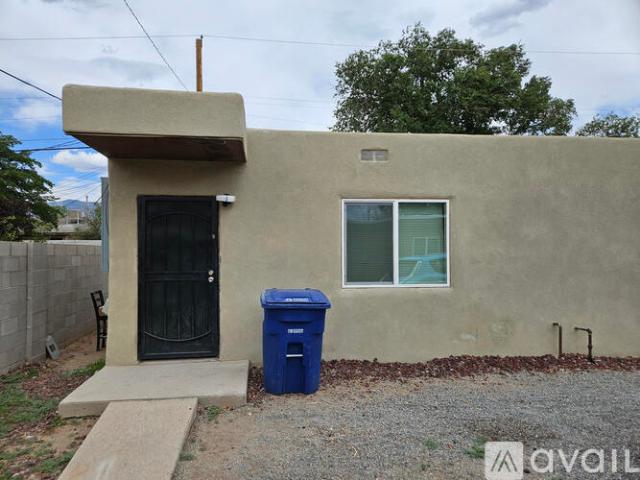 1 BR, 1 BA Apartment 408 Texas Street Northeast, Unit B, Albuquerque, NM 87108