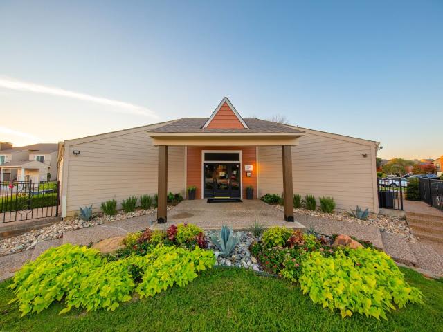 1 BR, 1 BA Apartment 409 West Round Grove Road Unit 404, Lewisville, TX 75067