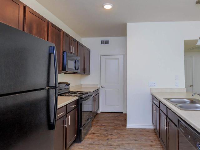 1 BR, 1 BA Apartment 4100 Parkdale Drive Unit 2 2304, Denison, TX 75020