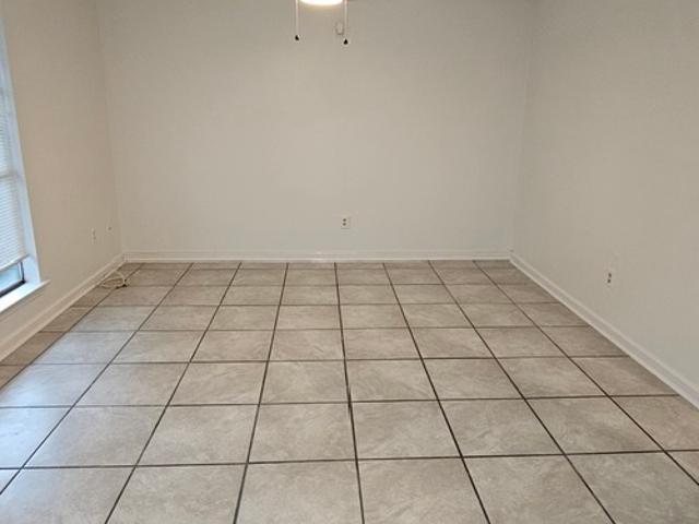 1 BR, 1 BA Apartment 4101 Hessmer Ave, Unit 205, Metairie, LA 70002