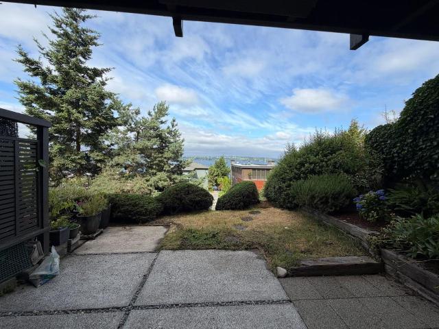 1 BR, 1 BA Apartment 410 Lake Street South Unit 2, Kirkland, WA 98033