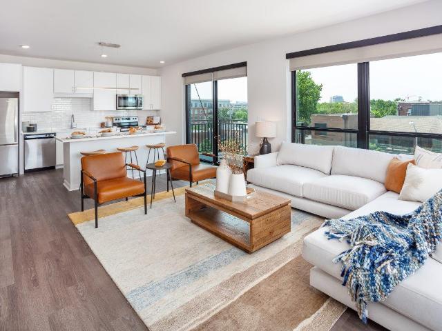 1 BR, 1 BA Apartment 4111 Broadway Blvd Unit 610, Kansas City, MO 64111