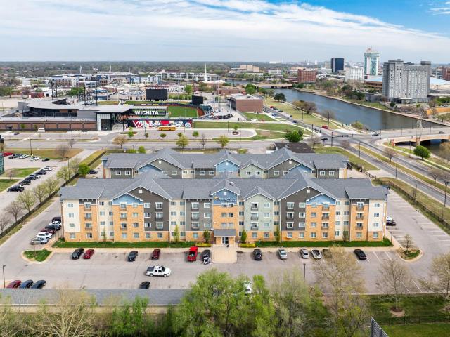 1 BR, 1 BA Apartment 411 West Maple Street Unit 1 bed, 1 bath, $1000, Wichita, KS 67213