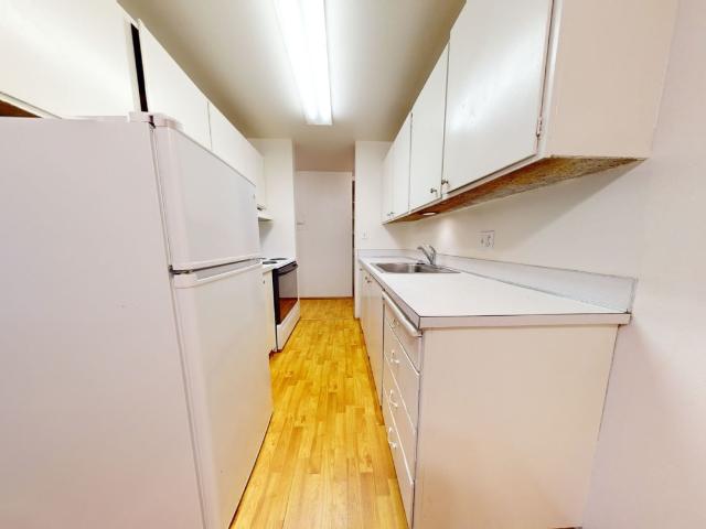 1 BR, 1 BA Apartment 4120 Brooklyn Avenue Northeast Unit 206, Seattle, WA 98105