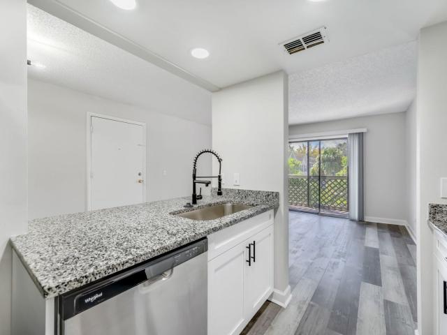 1 BR, 1 BA Apartment 4131 E Busch Blvd Unit 01 4133 22, Tampa, FL 33617