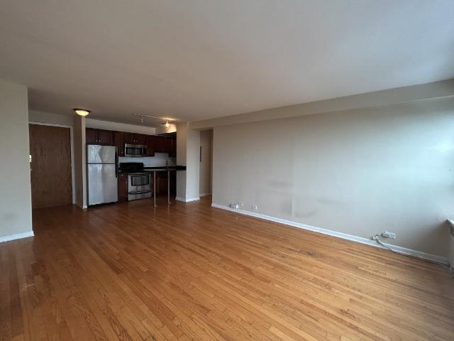 1 BR, 1 BA Apartment 4180 North Marine Drive, Chicago, IL 60613