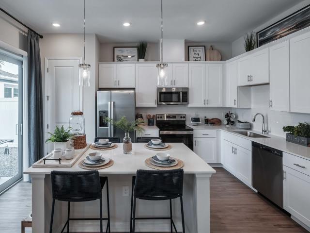 1 BR, 1 BA Apartment 4180 Yardly Drive Unit 10, Palmetto, FL 34221