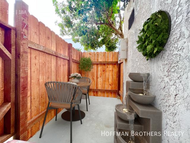 1 BR, 1 BA Apartment 418 N Sierra Bonita Ave, Los Angeles, CA 90036