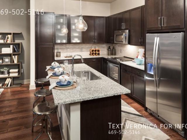 1 BR, 1 BA Apartment 4209 Mckinney Ave, Dallas, TX 75205