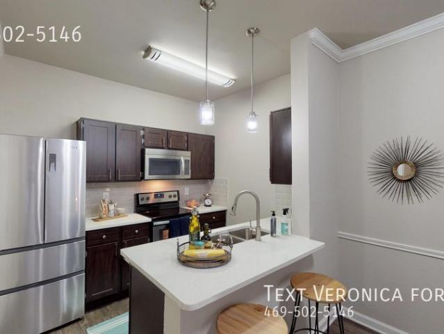 1 BR, 1 BA Apartment 4211 Cabell Dr, Dallas, TX 75204