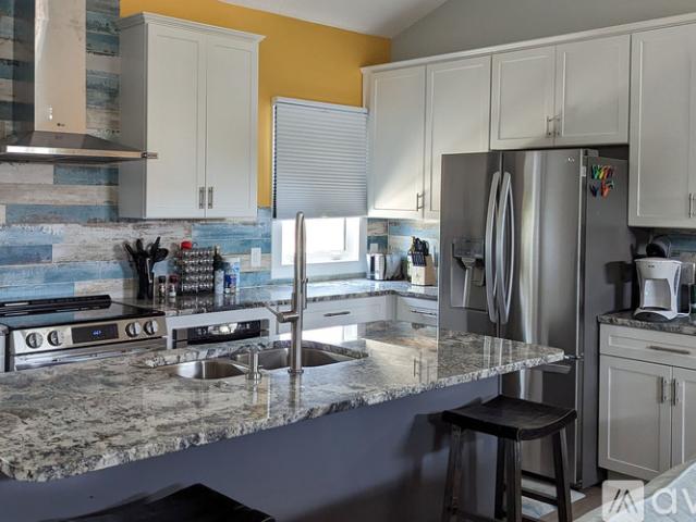 1 BR, 1 BA Apartment 421 1 2 12 Th Ave N, Unit Sunshine Getaway, St Petersburg, FL 33701