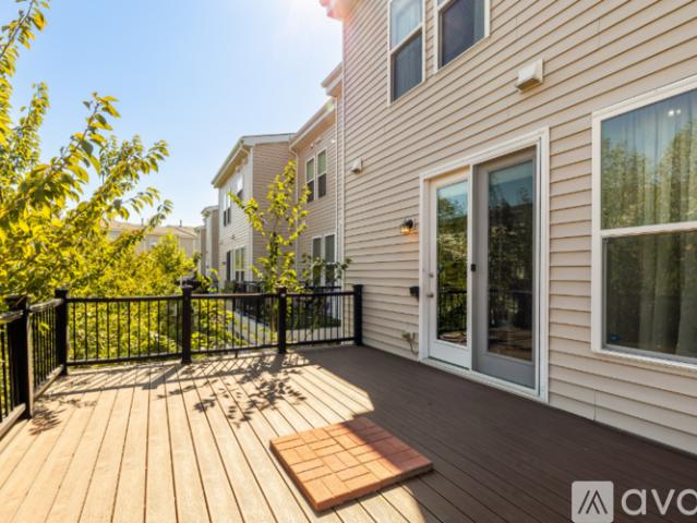 1 BR, 1 BA Apartment 42268 Riggins Ridge Terrace, Unit 4 Imperial, Ashburn, VA 20148