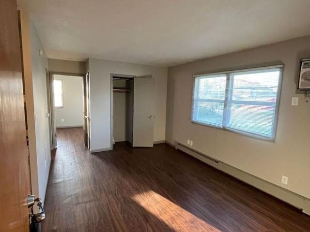 1 BR, 1 BA Apartment 427 N 2nd Ave E, Newton, IA 50208