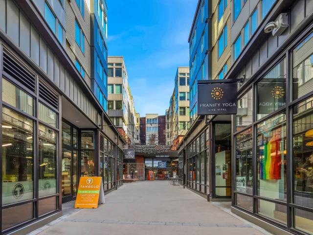 1 BR, 1 BA Apartment 427 NE 72nd St Unit 302, Seattle, WA 98115