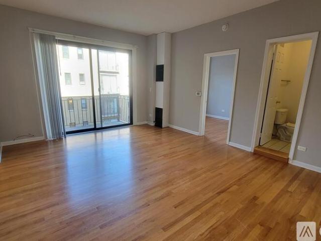 1 BR, 1 BA Apartment 4242 N Sheridan Rd, Unit A, Chicago, IL 60613