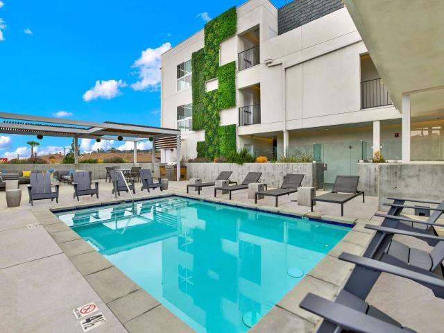 1 BR, 1 BA Apartment 4247 Eagle Rock Boulevard Unit 317, Los Angeles, CA 90065