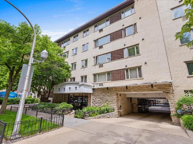 1 BR, 1 BA Apartment 426 WEST Barry Avenue, Chicago, IL 60657