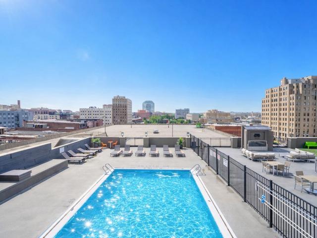 1 BR, 1 BA Apartment 430 West Muhammad Ali Boulevard Unit 817, Louisville, KY 40202