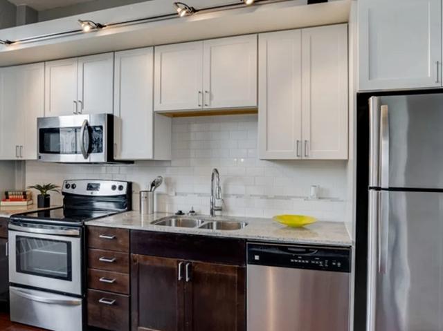 1 BR, 1 BA Apartment 430 Oak Grove St, Minneapolis, MN 55403