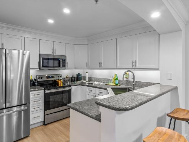 1 BR, 1 BA Apartment 4311 Lake Washington Boulevard Northeast Unit 1304, Kirkland, WA 98033
