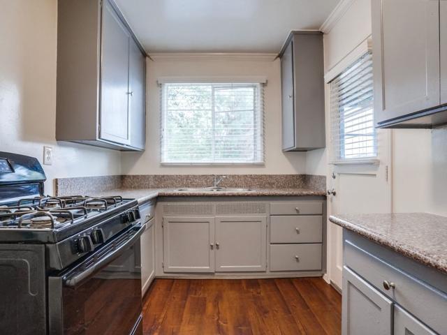 1 BR, 1 BA Apartment 4319 Santo Thomas Dr, Los Angeles, CA 90008