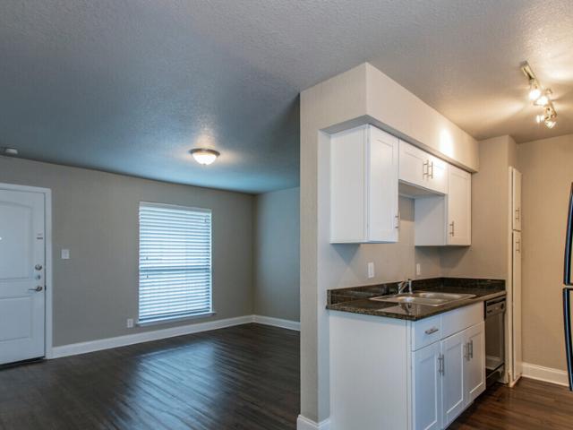 1 BR, 1 BA Apartment 4322 Bull Creek Rd, Austin, TX 78731